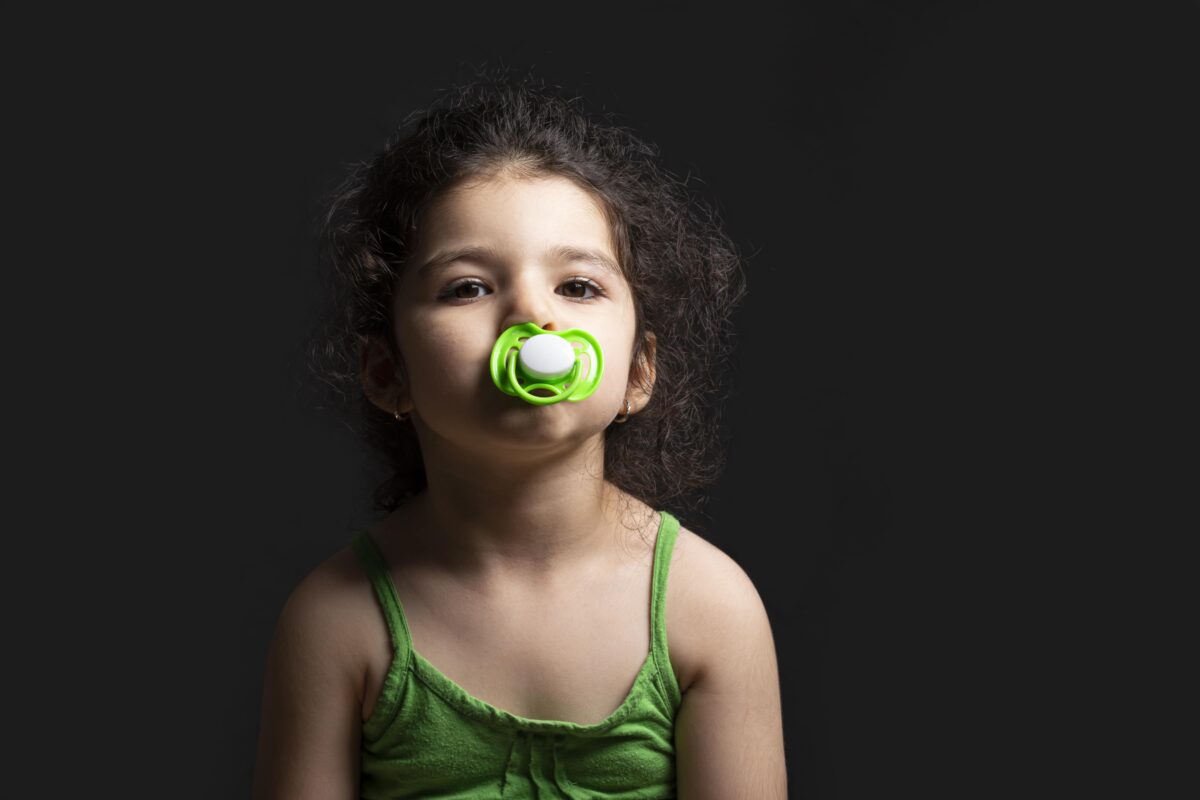 Dientes deformados por chupete: ¿Cómo evitarlo? - Dental Peñalver ...