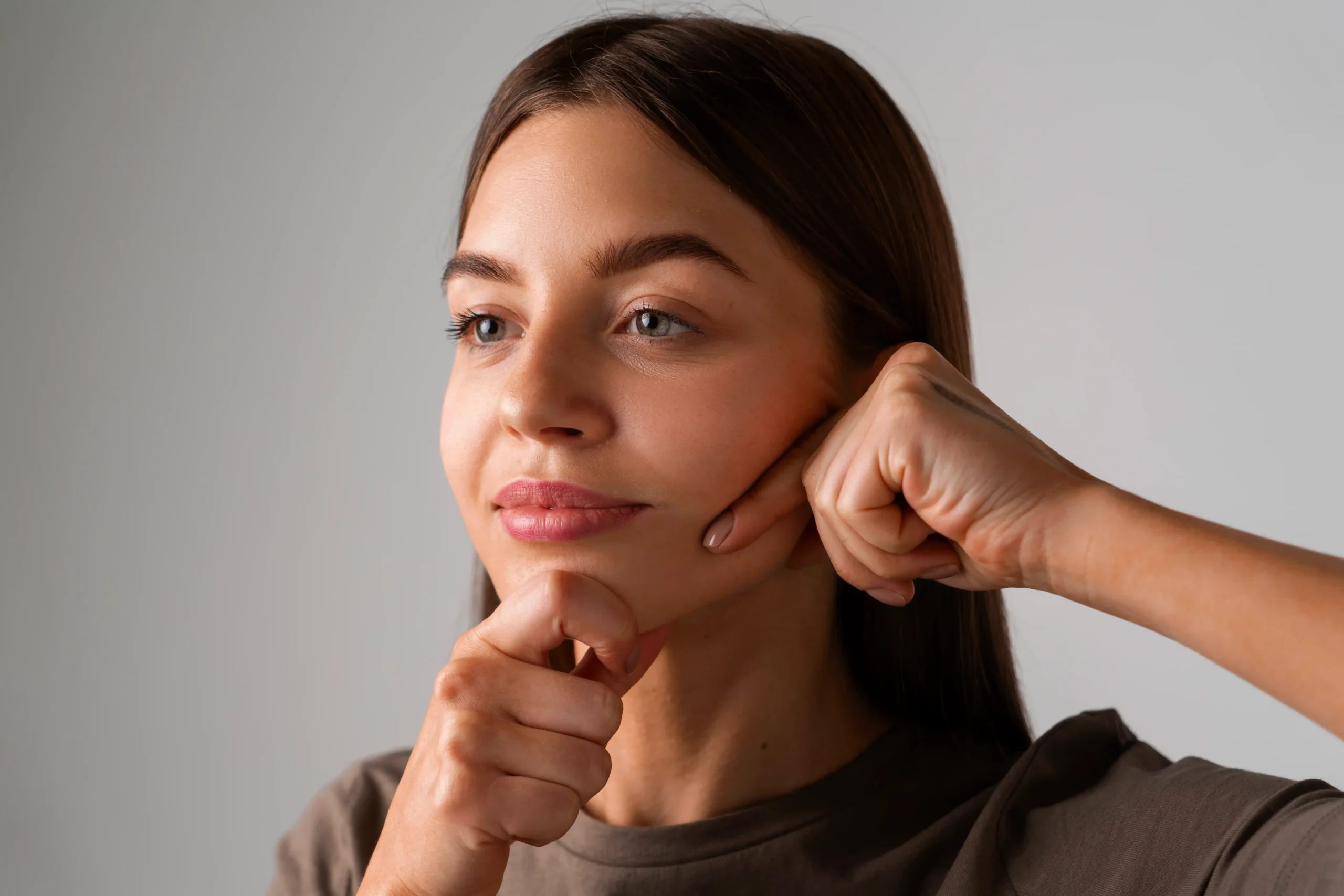 Mewing y chewing: lo que debes saber antes de practicarlos | Dental ...